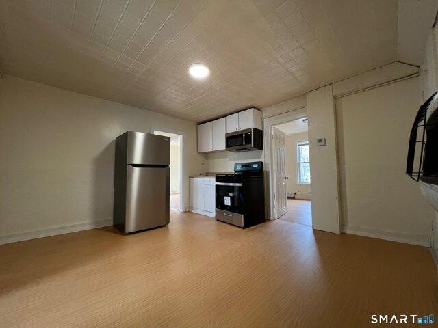 house with 4 bedroom, Waterbury CT ES104511682