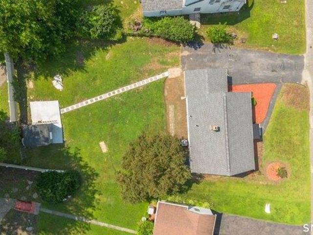 house with 4 bedroom, Waterbury CT ES104758288