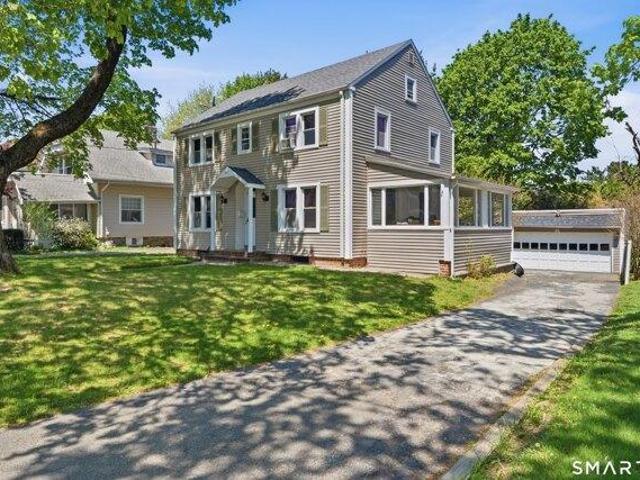 house with 4 bedroom, Waterbury CT ES104788586