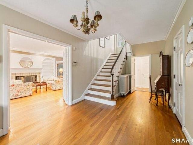 house with 4 bedroom, Waterbury CT ES104791167