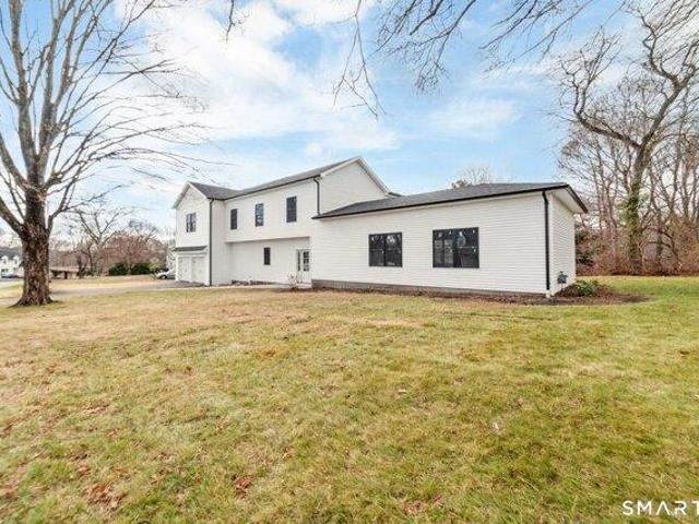 house with 4 bedroom, Waterbury CT ES104792381