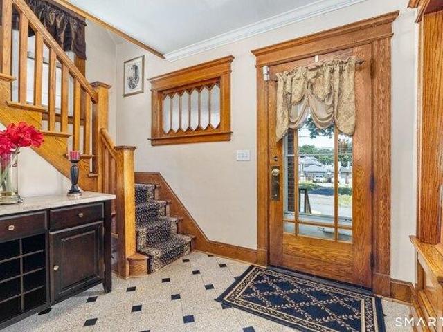 house with 4 bedroom, Waterbury CT ES104852973