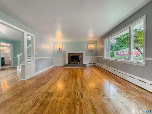 house with 4 bedroom, Waterbury CT ES105124491