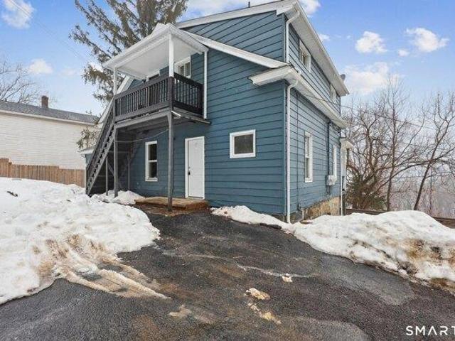 house with 4 bedroom, Waterbury CT ES105144752