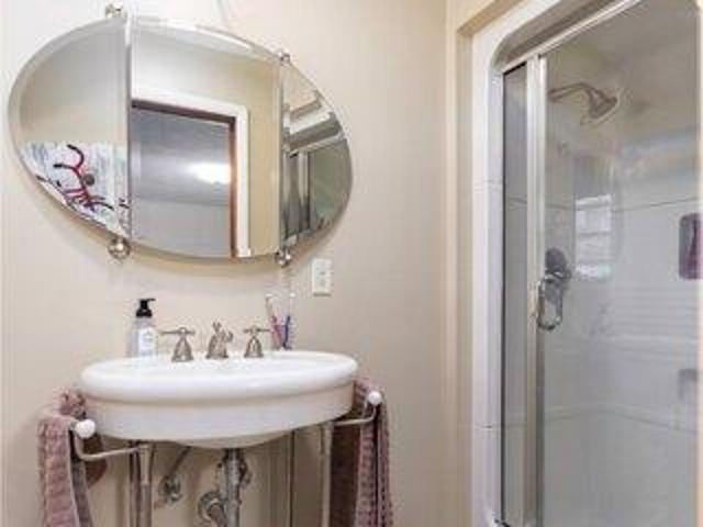 house with 4 bedroom, Waterbury CT ES105159952