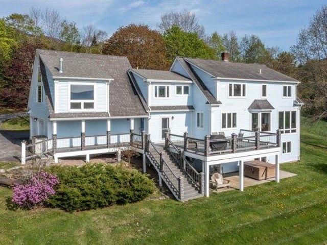 house with 4 bedroom, Waterbury VT DLS102594253