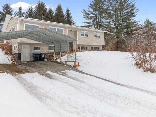 house with 4 bedroom, Waterbury VT DLS103125981