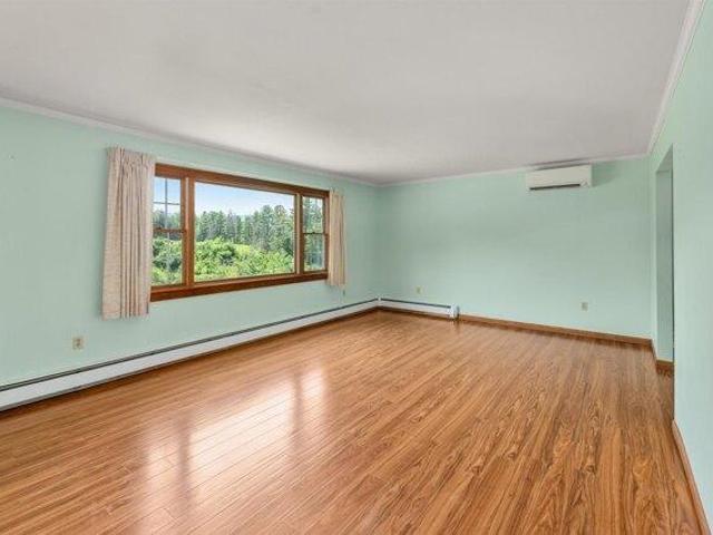 house with 4 bedroom, Waterbury VT ES104008395