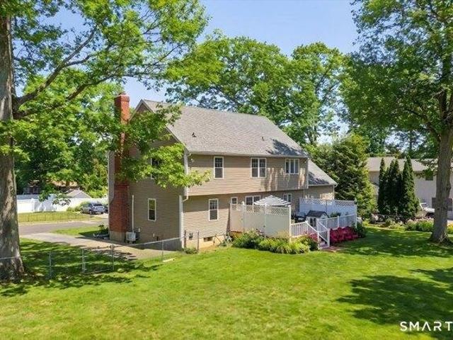 house with 4 bedroom, Waterford CT DS101800524