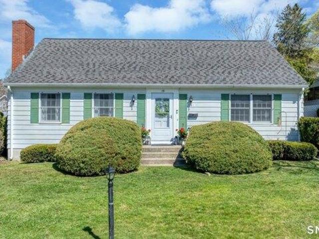 house with 4 bedroom, Waterford CT DS101899194