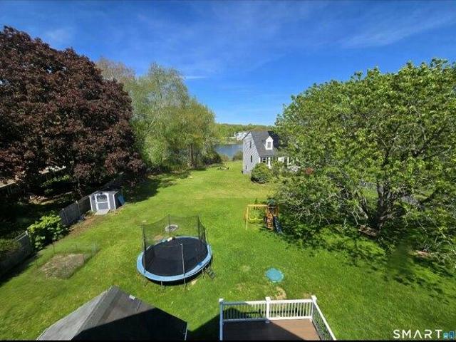 house with 4 bedroom, Waterford CT DS102531157