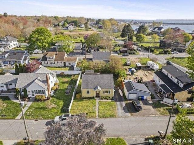 house with 4 bedroom, Waterford CT DS102344027