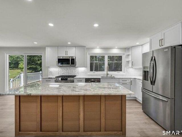house with 4 bedroom, Waterford CT DS104481121