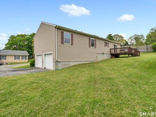 house with 4 bedroom, Waterford CT ES103070226