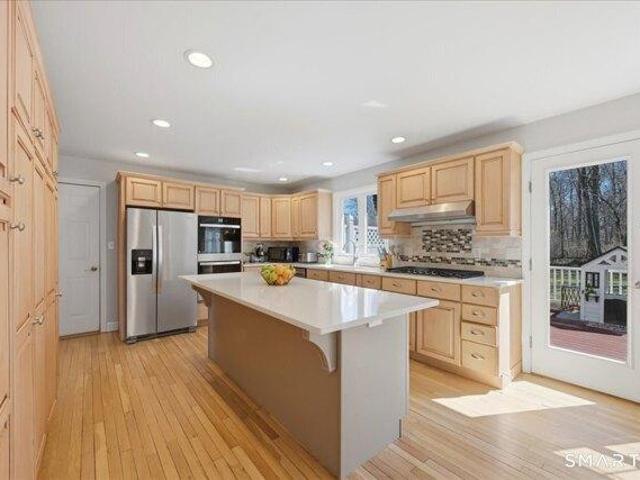 house with 4 bedroom, Waterford CT ES103072700