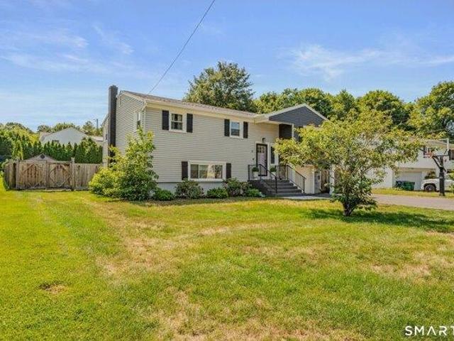 house with 4 bedroom, Waterford CT ES104440945