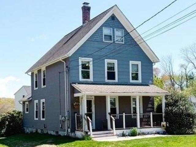 house with 4 bedroom, Waterford CT ES104482024