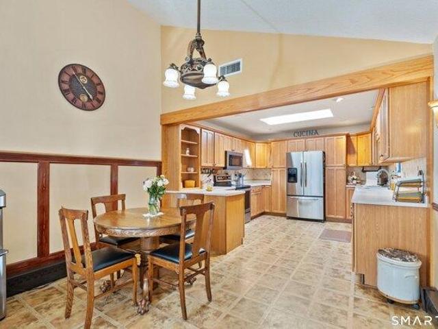 house with 4 bedroom, Watertown CT DLS103100321