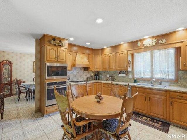 house with 4 bedroom, Watertown CT ES104849770
