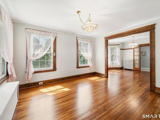 house with 4 bedroom, Watertown CT ES104149339