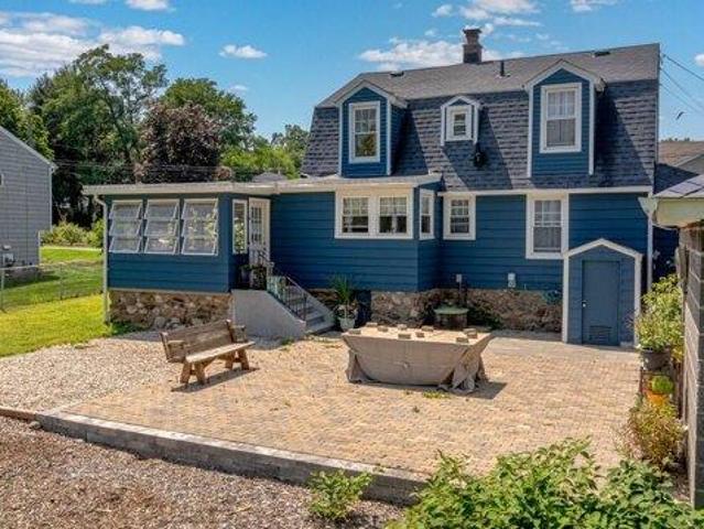 house with 4 bedroom, Watertown CT ES104330888