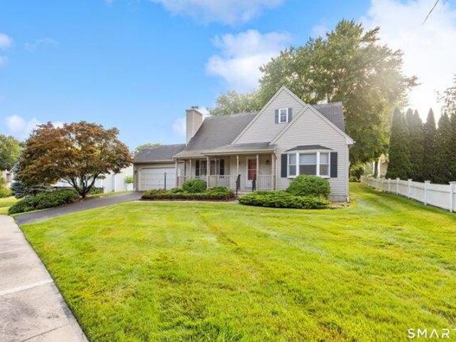 house with 4 bedroom, Watertown CT ES105113452