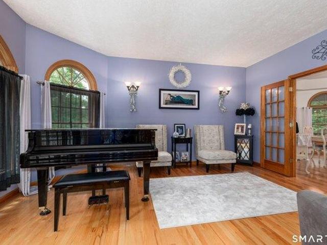 house with 4 bedroom, Watertown CT ES105127298