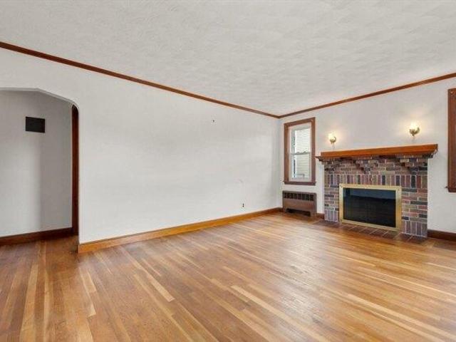 house with 4 bedroom, Watertown MA DS103441161