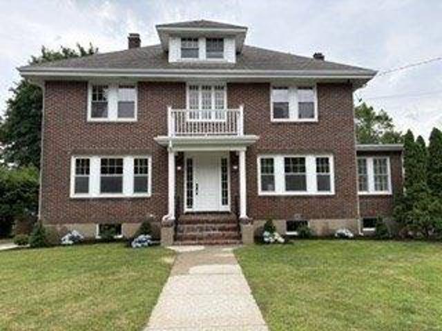 house with 4 bedroom, Watertown MA DS104044449