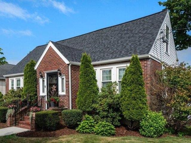 house with 4 bedroom, Watertown MA DS104077060