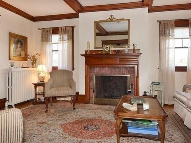 house with 4 bedroom, Watertown MA ES103443983