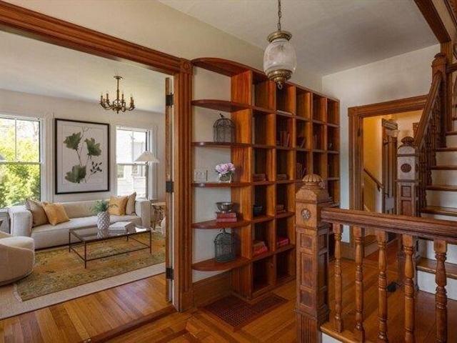 house with 4 bedroom, Watertown MA ES103073434