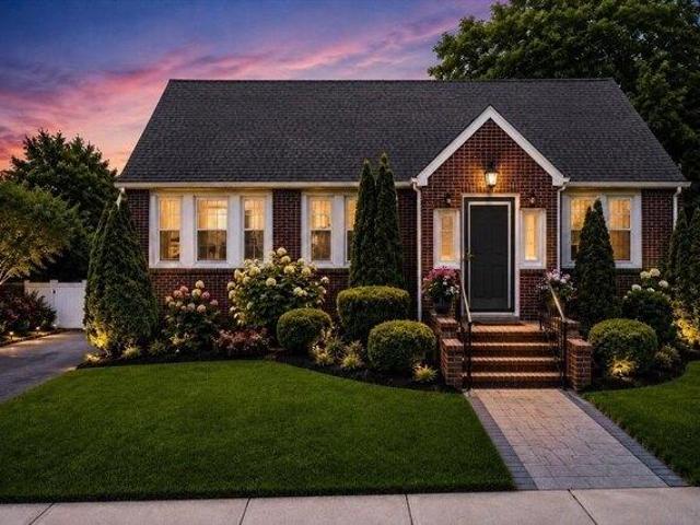 house with 4 bedroom, Watertown MA ES104077060