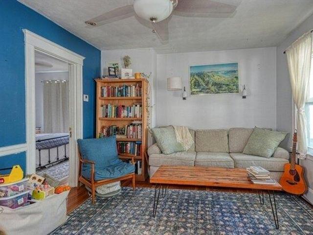 house with 4 bedroom, Watertown MA ES105080472