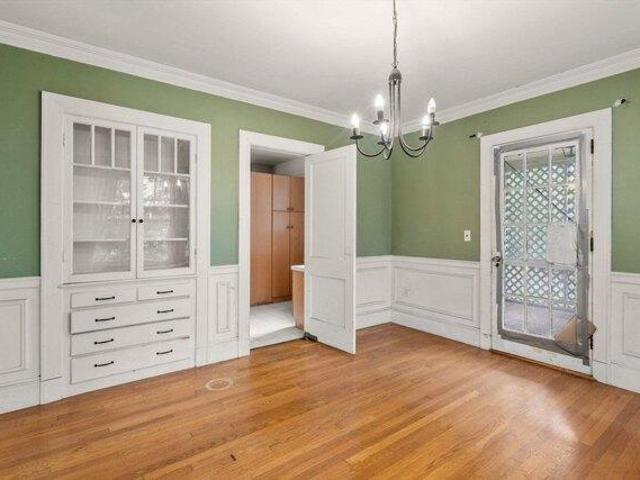 house with 4 bedroom, Watertown MA ES105109024
