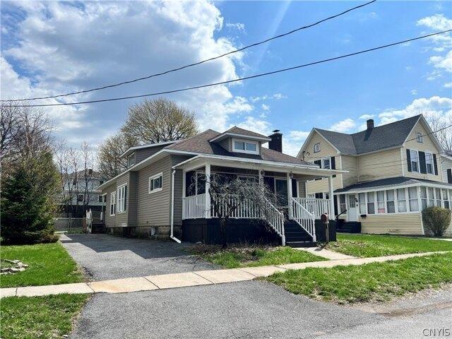 house with 4 bedroom, Watertown NY ES104898904