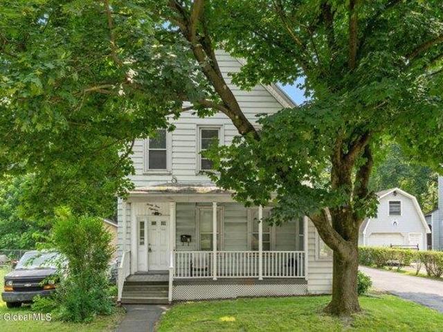 house with 4 bedroom, Watervliet NY DS88247569