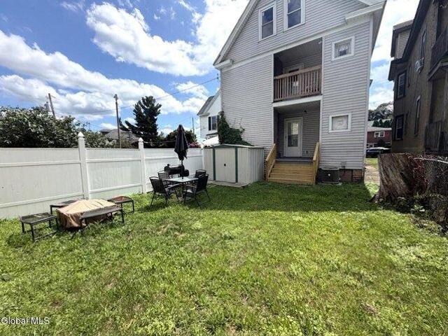house with 4 bedroom, Watervliet NY ES104909373