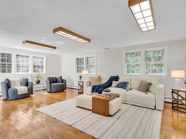 house with 4 bedroom, Wayland MA ES105126124
