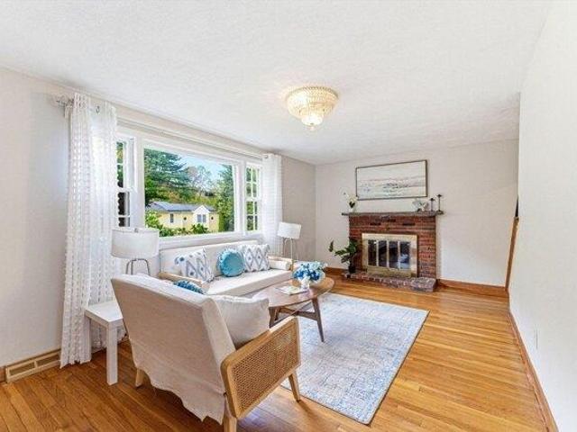 house with 4 bedroom, Wayland MA ES103019701
