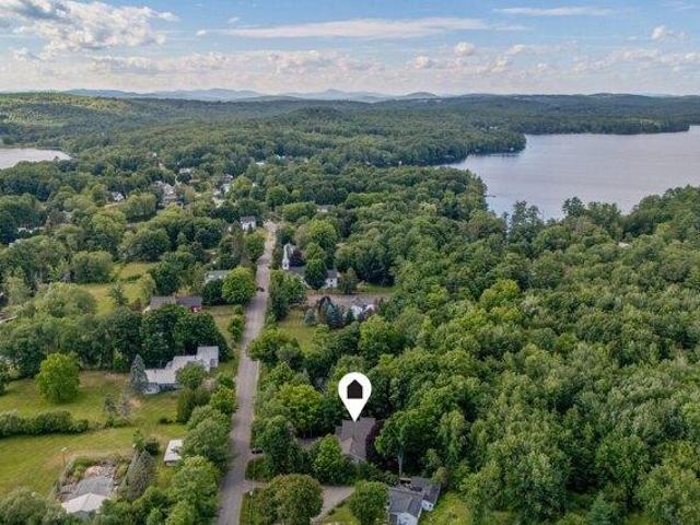 house with 4 bedroom, Wayne ME ES105113248