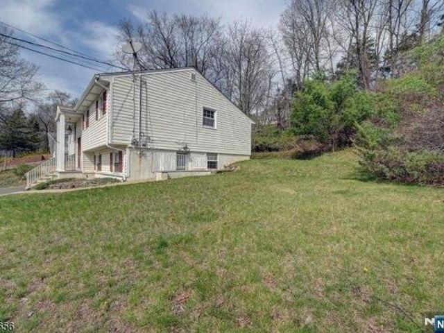 house with 4 bedroom, Wayne NJ DLS101604526