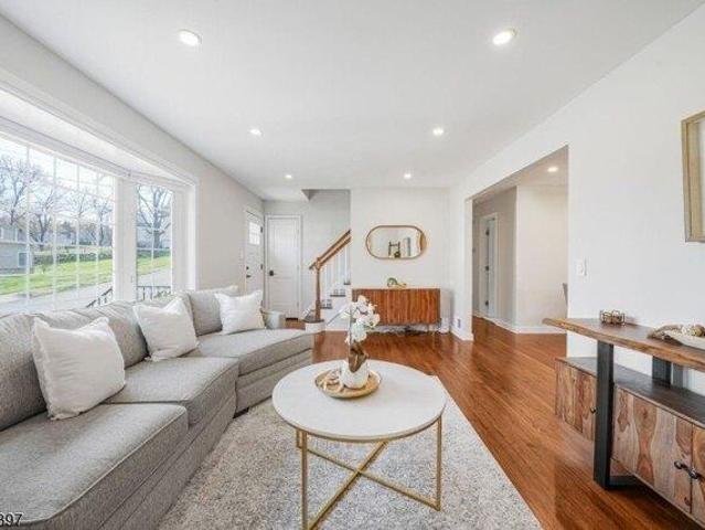 house with 4 bedroom, Wayne NJ DLS101747502