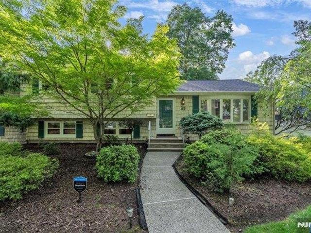 house with 4 bedroom, Wayne NJ DLS102827527