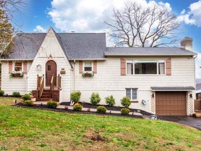 house with 4 bedroom, Wayne NJ DLS102257426