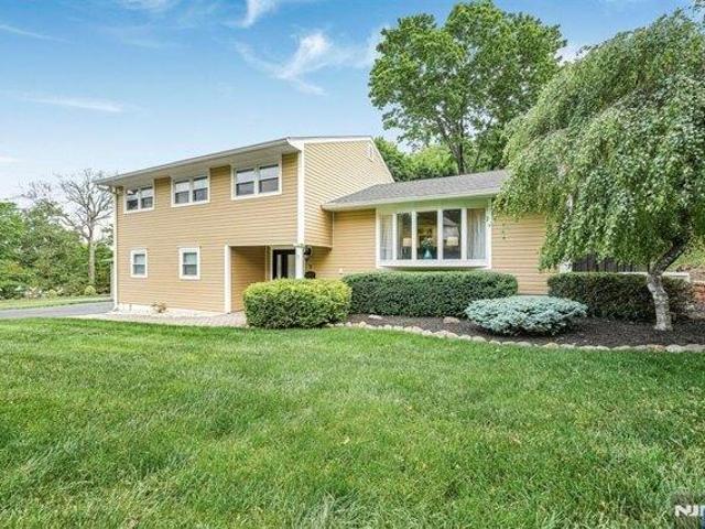house with 4 bedroom, Wayne NJ DS102779585