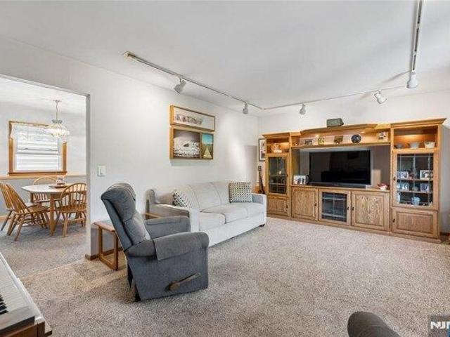 house with 4 bedroom, Wayne NJ DS104444251
