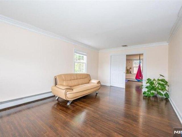 house with 4 bedroom, Wayne NJ ES102827152