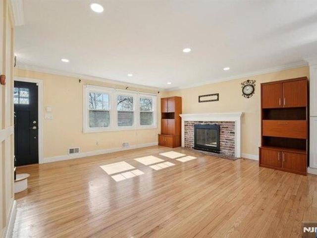 house with 4 bedroom, Wayne NJ ES104440843