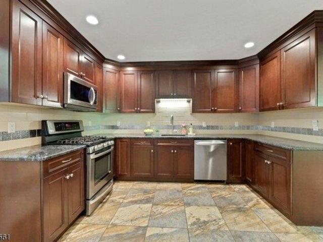 house with 4 bedroom, Wayne NJ ES104849405